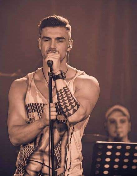 Bogdan Vlădău S A Dezbrăcat şi şi A Etalat Muşchii E Super Sexy Toate