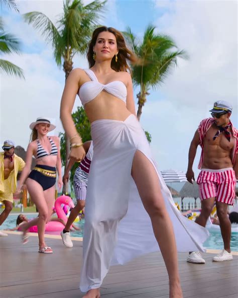 Kriti Sanon Hot Rxacywood