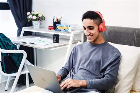 Should Tablets Replace Textbooks The Pros And Cons Of Tablets The Global Scholars