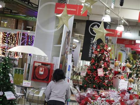 Sensación de inseguridad en compras navideñas Expertos entregan consejos para evitar robos
