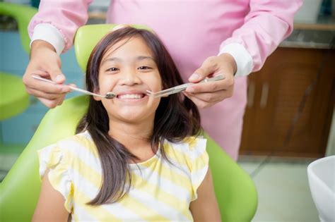 Premium Photo Little Asian Girls Teeth Are Healthy In The Dental