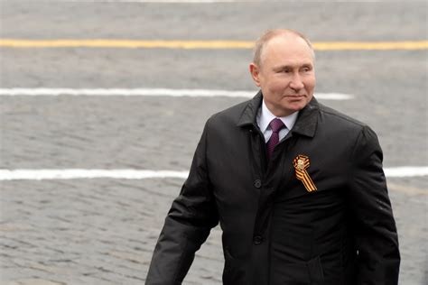 Путин объявил военное положение в аннексированных областях Украины и на юге России