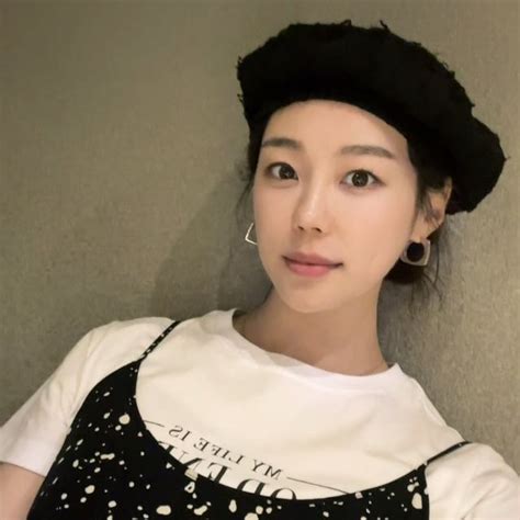 Neezu Uu • Threads Say More