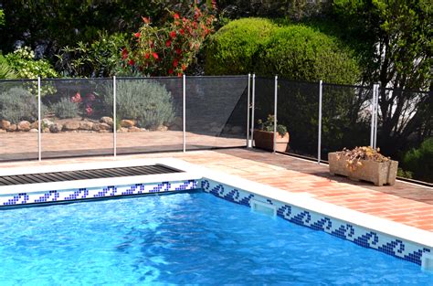 Barrière Amovible Pour Piscine Comment Bien Sécuriser Et Quels Outils