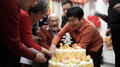 開國少將張力雄喜迎110歲生日 全黨黨齡最長 全軍軍齡最長 星島日報