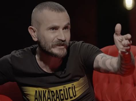 Sosyal Medya Fenomeni Benekli Ayhandan Olay Itiraf Askerlik Yapmamak