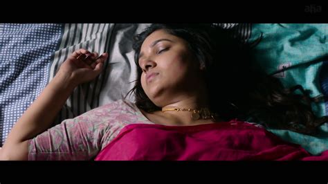 Vani Bhojan Sexy Navel Show Scene 💋💋💋 Eporner