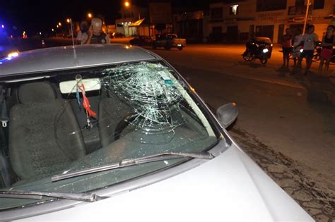 HORA DA VERDADE URGENTE Batida entre dois carros agora a noite em Riachão