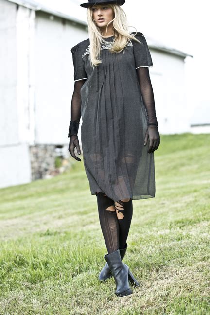 Stevie C New View Modeling