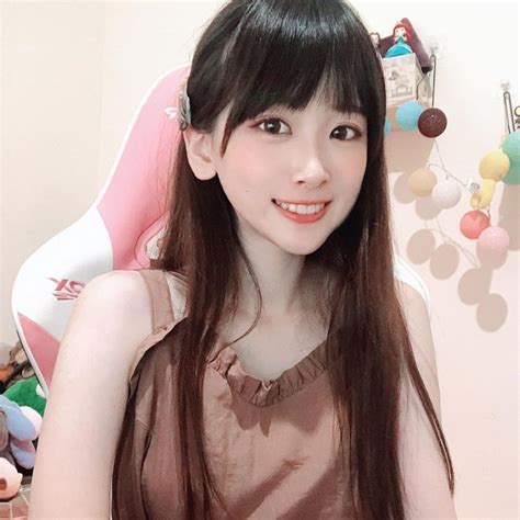 Chân dung nữ streamer LMHT đẹp nhất hệ mặt trời nhưng lại khiến cộng đồng mạng thất vọng tột