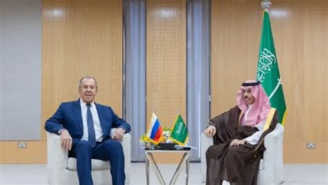 وزير الخارجية السعودي يبحث مع نظيره الروسي المستجدات الإقليمية