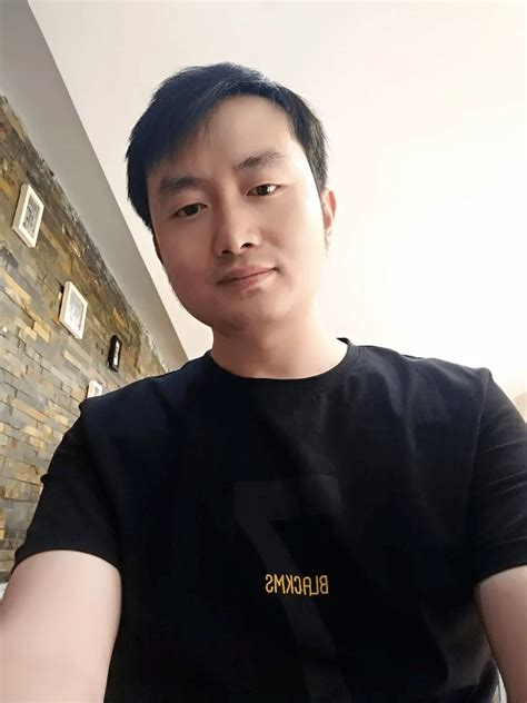 临潼相亲983 89年成熟稳重，会为人处世的老师服务