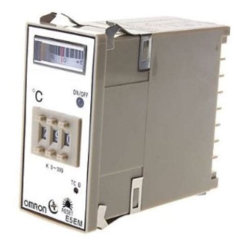 temperature controller omron e5em yr40k