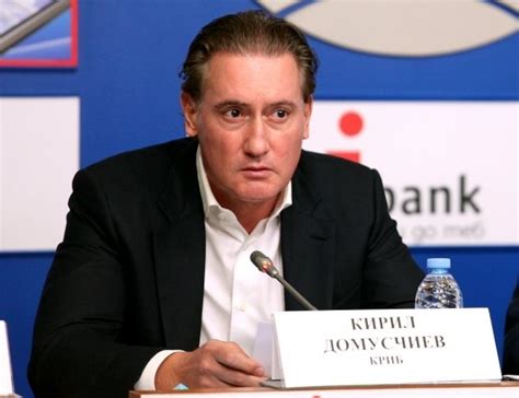 Транспортният министър Домусчиев държи 20 от концесията на летище София