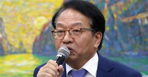 조국 딸 검찰서 세미나 갔다 거짓말조국 은사 진술 결정타