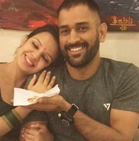 Photos Ms Dhoni And Sakshi Celebrate Ten Years Of Marriage Sports
