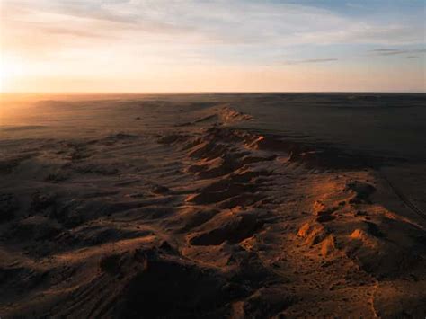 Top 6 Photo Spots At Flaming Cliffs In 2025