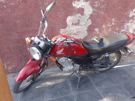 Una Joven Herida Tras Un Choque Entre Una Moto Y Una Camioneta El