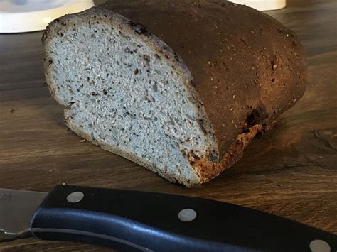 Dinkel Roggen Weizen Mischbrot mit Körnern von Zilpe Chefkoch