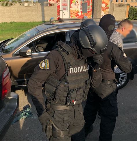 У Луцьку на отриманні хабара затримано посадовця внутрішньої безпеки