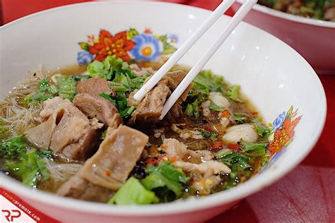 รีวิว ร้านก๋วยเตี๋ยวนายเป็ด ก๋วยเตี๋ยวหมูตุ๋นแสนอร่อย 1 ใน 10 ร้านคิว