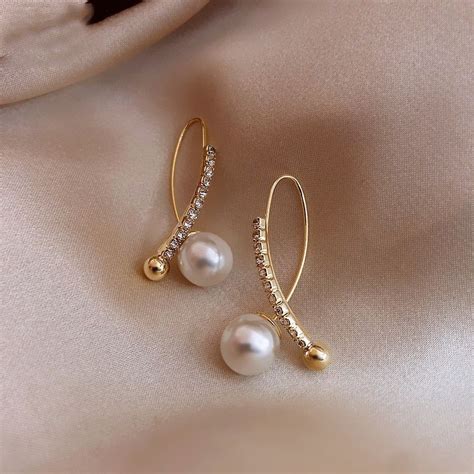 Temperament Fashion Pearl Earrings A Pair Gold