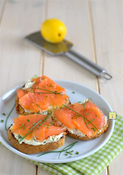 Bruschette Al Salmone Antipasto Fresco Sfizioso E Irresistibile
