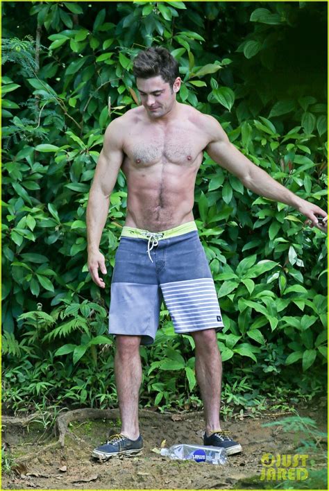 Zac Efron In Talks To Star In Baywatch Movie With The Rock Photo