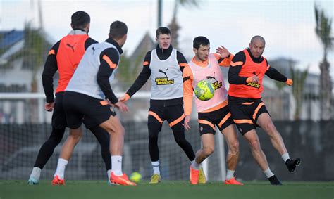 Серед них Трубін та Степаненко Шахтар обирає найкращого гравця місяця Читайте на Ukr Net