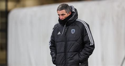 Paris Fc Thierry Laurey Peste Contre Larbitrage Après La Défaite à