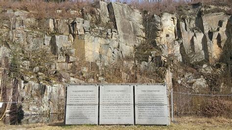 마우트하우젠 집단 수용소 기념관 채석장과 죽음의 계단 겨울 흐린 아침 0명에 대한 스톡 사진 및 기타 이미지 0명