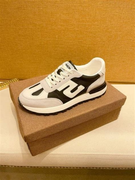 Кросівки Gucci купити за 4725 грн у магазині Ukrfashion Товари бренду Gucci Найкраща якість