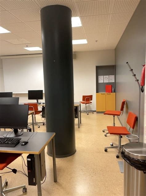 Ags Mesh Adaptive Gaussian Splatting And Meshing With Geometric Priors For Indoor Room