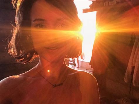 Lily From Atandt Milana Vayntrub Hot Photos Barnorama