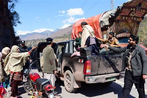 Kashmiris Flee Prepare Bunkers Newsweek Pakistan