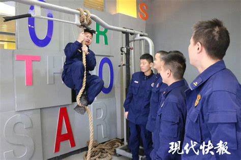 “先救他们别管我”32岁消防员深井救援不幸牺牲 搜狐大视野 搜狐新闻