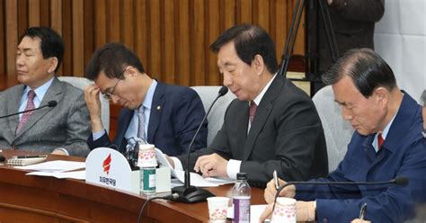 한겨레 사설 세월호 참회 없이 자유한국당 미래 없다