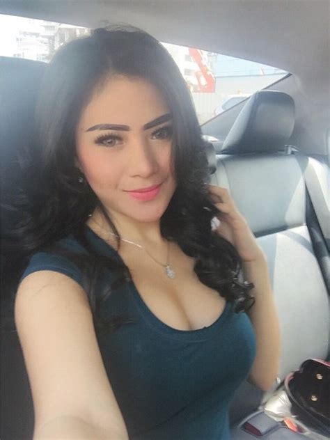 Full Foto Hot Novia Aurellya Model Cantik Sexy Di Majalah Dewasa