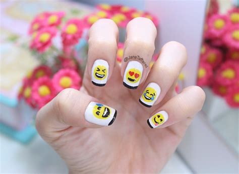 Unhas Decoradas De Emoji — Sempre Glamour
