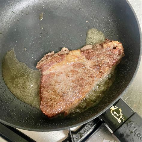 집에서 겉바속촉 맛있는 스테이크 굽기