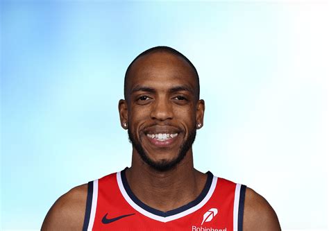 Nba Executives Believe Khris Middleton Will Exercise His 33 4 Million