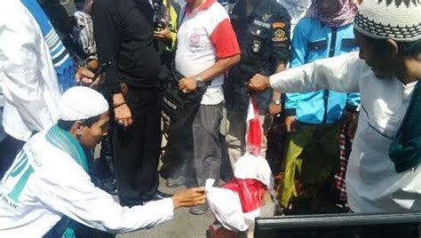 Hari Lahir Pancasila Front Pancasila Jatim Bakar Bendera Pki