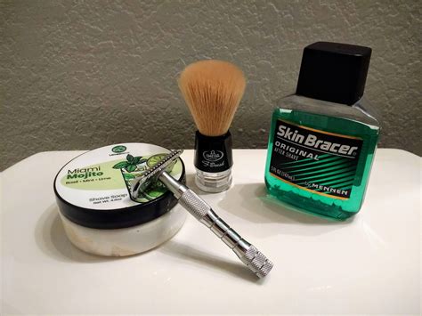 SOTD - Omega Synthetic S10019 + Yaqi Mellon DOC : r/wicked_edge