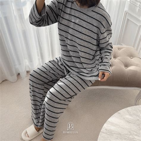[포근 따뜻🐻] 스트라이프 피치기모잠옷 극세사 파자마 겨울잠옷 여성홈웨어 수면잠옷세트 에이블리