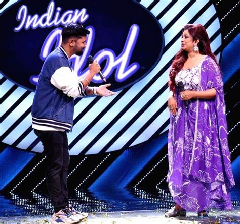 Shreya Ghoshal Performs Ami Je Tomar With Indian Idol 14 Contestant