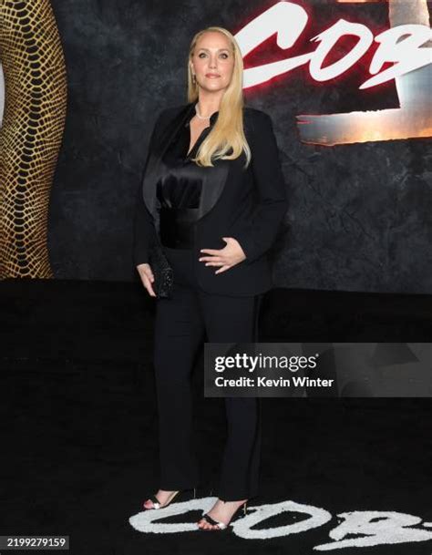 5189 Elizabeth Berkley Photos And High Res Pictures Getty Images