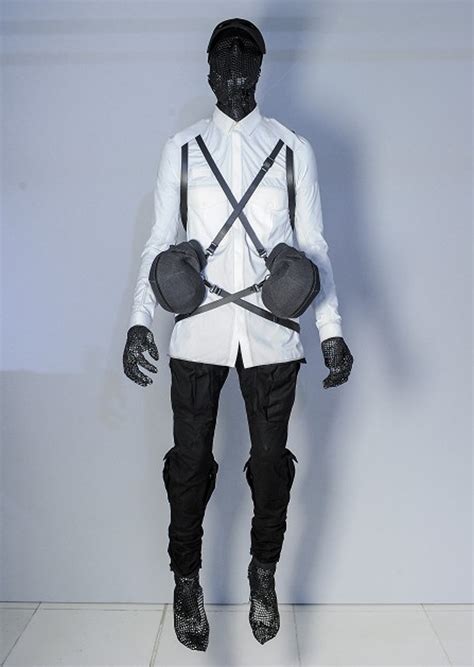 If Its Hip Its Here Archives Aitor Throup Melds Art And Fashion In His First Menswear Line