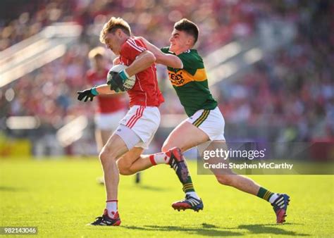 1 190 Kerry Ryan Photos And High Res Pictures Getty Images