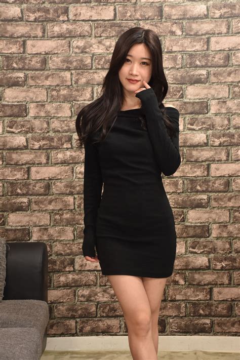 무명 한국 모델의 대규모 인체 사진 촬영 3 923