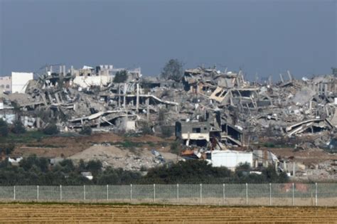 Nouvelles Frappes Sur La Bande De Gaza Devenue Inhabitable Selon L